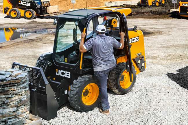 JCB 270 SKID STEER LOADER | Briggs JCB